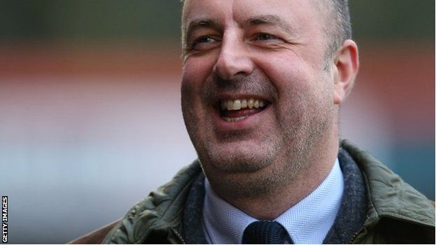 Keith Hill and Chris Beech sign new Rochdale contracts - BBC Sport