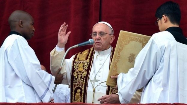 Pope Francis decries persecution of Christians - BBC News