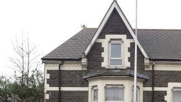 Campaigners raise £33,000 to save Cardiff homeless shelter - BBC News