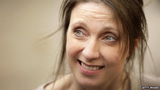 Debbie Purdy: Pain 'too much' for right-to-die campaigner - BBC News