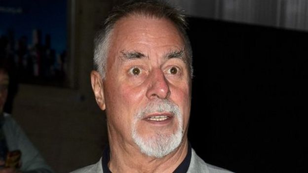 Barrie Rutter to step down from Northern Broadsides - BBC News