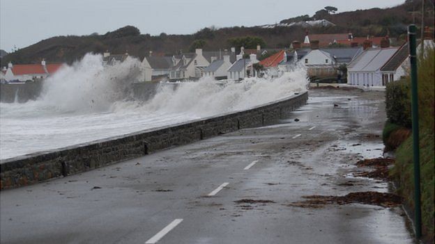 Guernsey's warmest year on record 'due to mild winter' - BBC News
