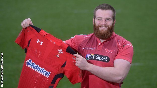 Jake Ball: Wales and Scarlets second row signs dual contract - BBC Sport