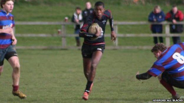 Tributes paid to rugby player Stephen Edwards - BBC News