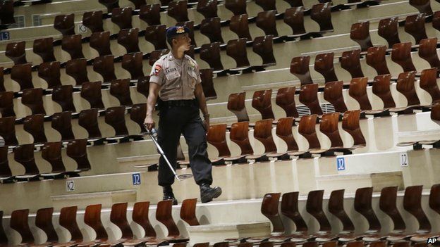 Australians warned to avoid Bali due to terror fears - BBC News