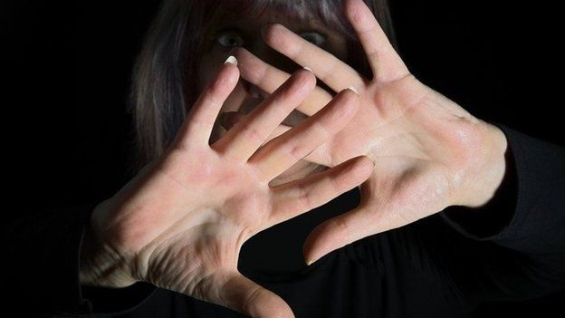 Hertfordshire domestic abuse service 'overstretched' - BBC News