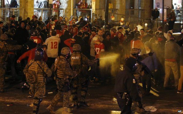Police use tear gas to disperse crowd after Ohio State win - BBC News