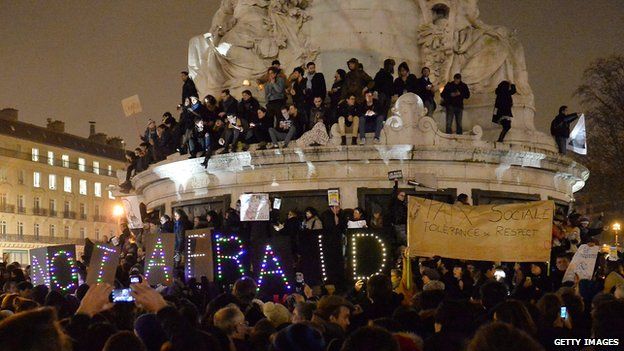 The pen, the sword and the Prophet - BBC News