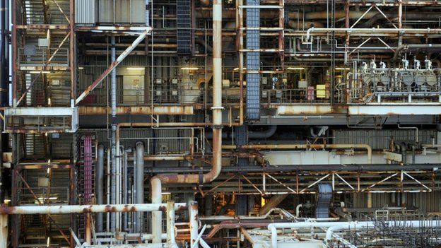 BP announces North Sea job cuts - BBC News