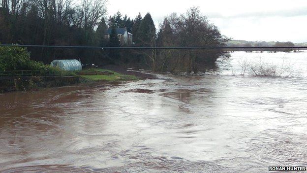 Gales could hit 80mph again in Wales warn forecasters - BBC News
