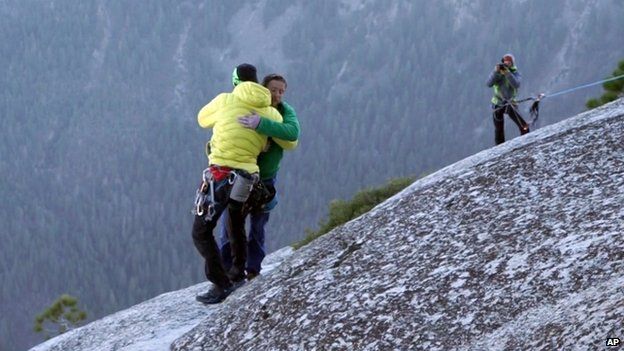 US climbers tell of 'inspirational' El Capitan climb - BBC News