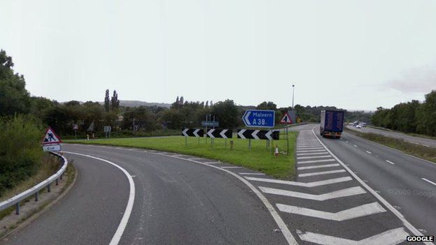 M50 embankment work under way near Twyning junction - BBC News