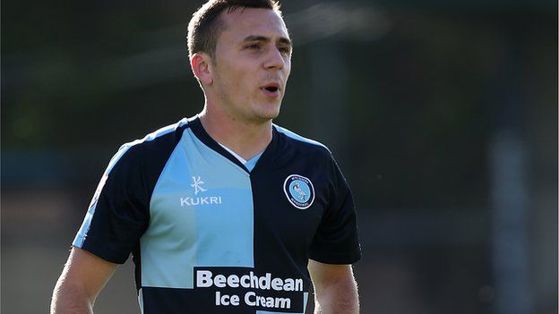 Josh Scowen: QPR sign midfielder after Barnsley exit - BBC Sport