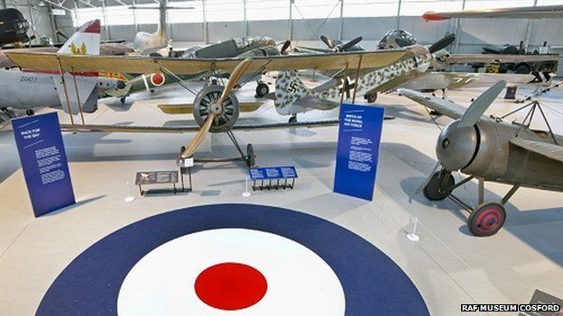 WW1 exhibition opens at RAF Museum Cosford - BBC News