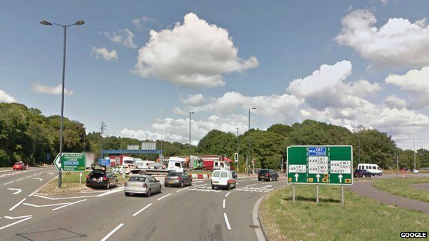 Police seize £500,000 drugs haul in lorry in Newport - BBC News