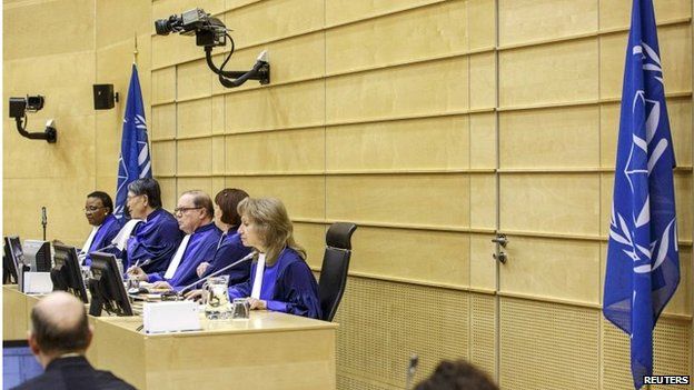 Israel-Palestinian 'war crimes' probed by the ICC - BBC News