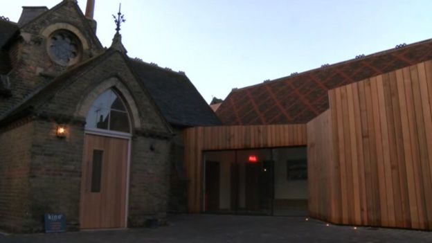 Cinema screens return to medieval town of Rye - BBC News