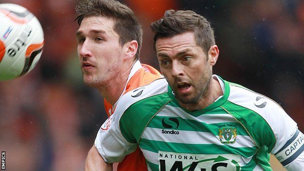 Jamie McAllister: Exeter City sign former Scotland defender - BBC Sport