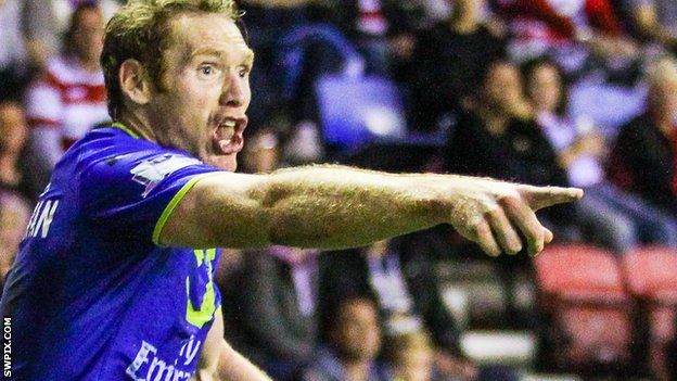 Warrington: Joel Monaghan succeeds brother as captain - BBC Sport
