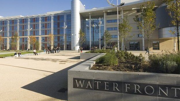 Doncaster: Demolition date set for city's central library - BBC News
