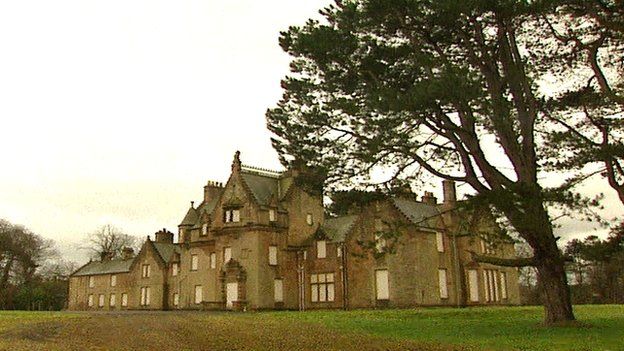 Northern Ireland Assembly sells Ormiston House for £1.5m - BBC News