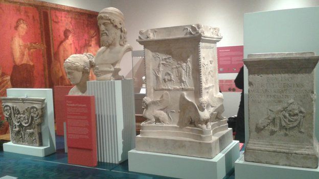 Collection of Roman artefacts goes on display in Dundee - BBC News