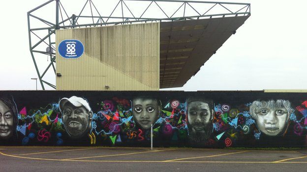 Lincoln City FC's Sincil Bank mural branded 'monstrosity' - BBC News