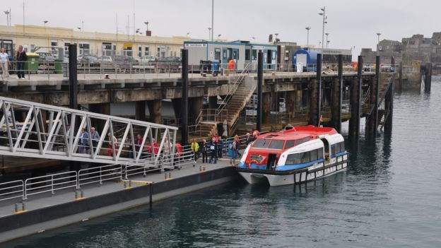 Record year for cruise ship passengers in Guernsey - BBC News