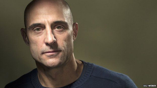 Critics' Circle honours Mark Strong's stage return - BBC News