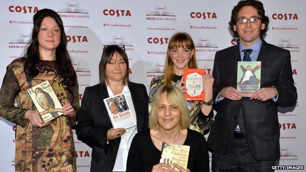 Helen Macdonald wins Costa Book of the Year 2014 - BBC News