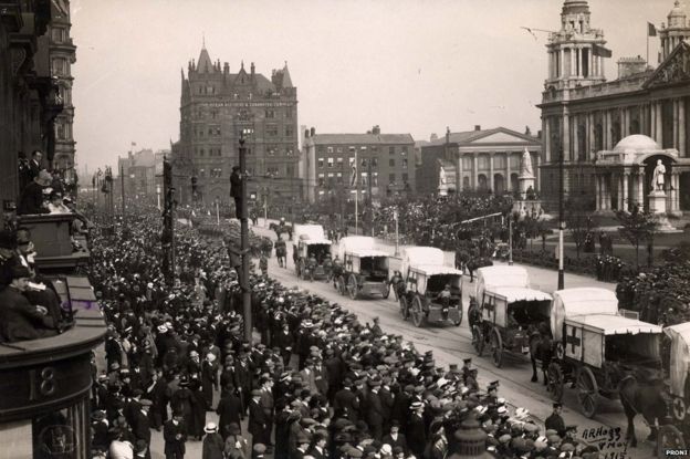 Ireland's Great War: Photos of Belfast soldiers marching to battle ...