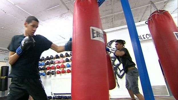 Ozbox scheme boss defies cash crisis - BBC News