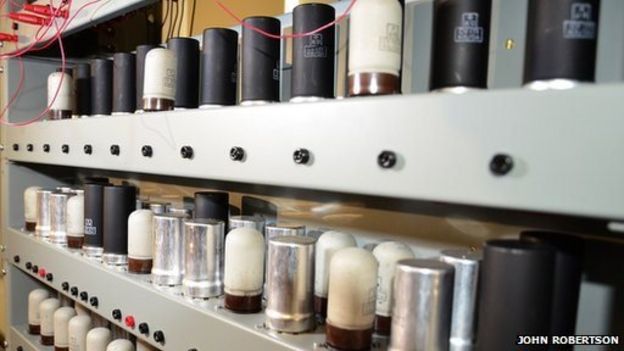 Lost chunk of pioneering Edsac computer found - BBC News