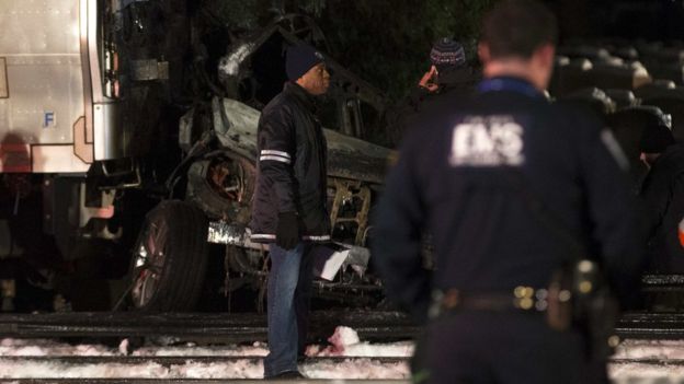 In pictures: New York train crash aftermath - BBC News