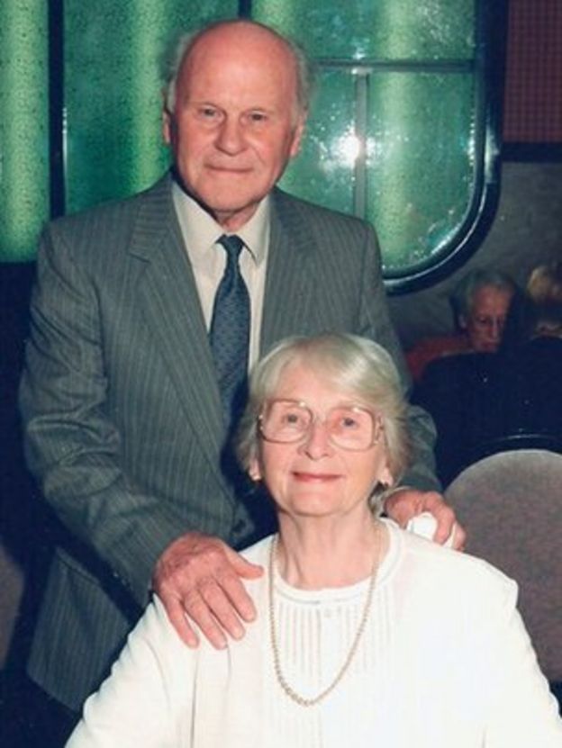 Crefydd, y Gymraeg a Zonia Bowen - BBC Cymru Fyw