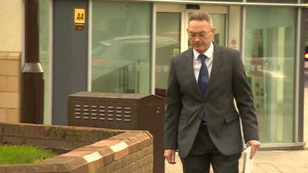 Rape acquitted fire chief Sean Frayne to retire - BBC News