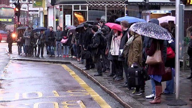 London bus strike: Staff walk out over pay differences - BBC News