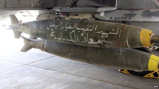 Jordanians write messages on missiles targeted at IS - BBC News