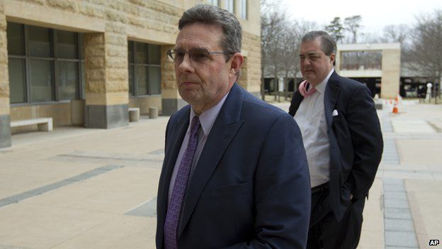 Fraudster Paul Dunham due at North Carolina jail by 25 March - BBC News