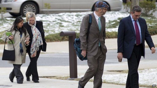 Paul and Sandra Dunham pursued for fraud money - BBC News