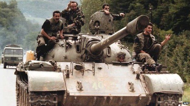 Serbia: Soviet-era tank sale to raise military funds - BBC News