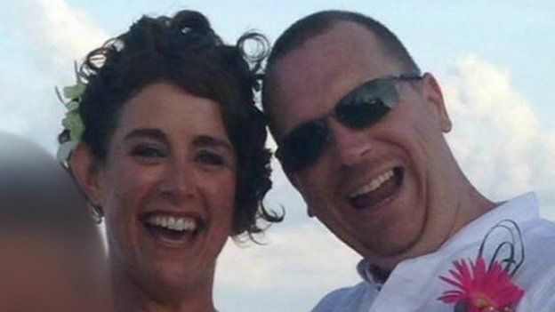 Bristol bigamist jailed after wedding photos appear on Facebook - BBC News