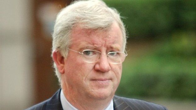 Justice Sweeney defends decision to change Sun retrial judge - BBC News