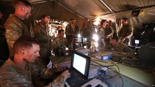 In pictures: Scots soldiers on exercise in Kenya - BBC News