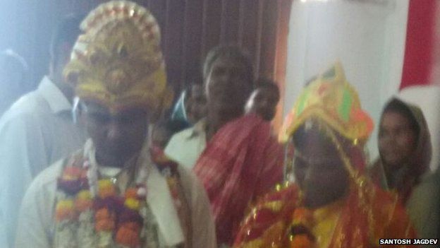Indian woman marries her alleged rapist - BBC News