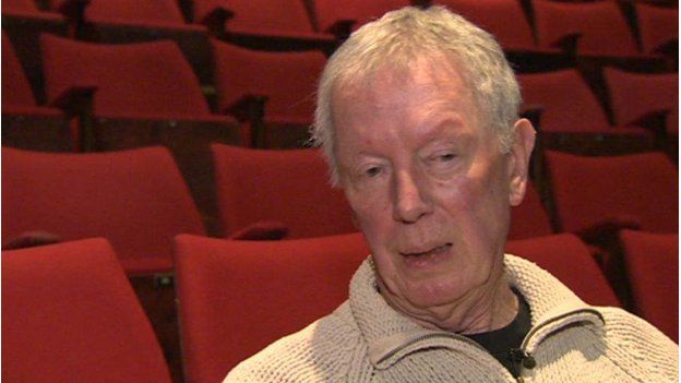 Director Terry Hands: 'Too many accountants run theatres' - BBC News