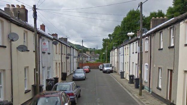 Fear and heartbreak on condemned Merthyr Vale flood streets - BBC News