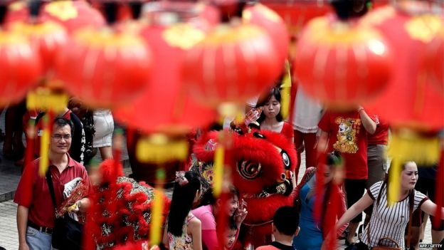 Celebrations mark Lunar New Year around the world - BBC Newsround