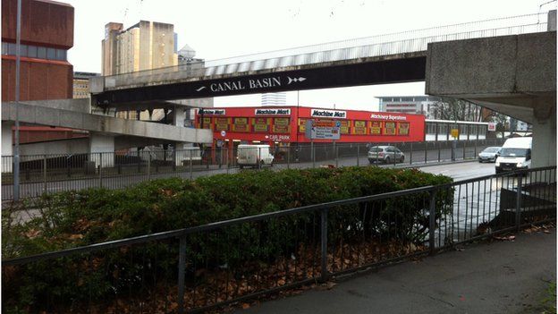 Coventry Canal Basin bridge removal plans spark safety fears - BBC News