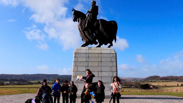 Bannockburn visitor centre celebrates first anniversary - BBC News